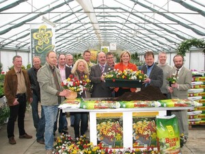 Balkonpflanzensaison in der Gärtnerei Rehner eröffnet - DEGA GARTENBAU ...